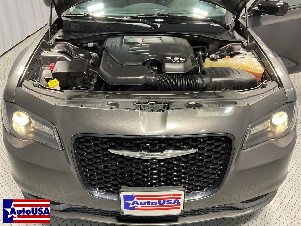 Used 2019 Chrysler 300 in Dallas, TX ( S601593 ) | AutoUSA