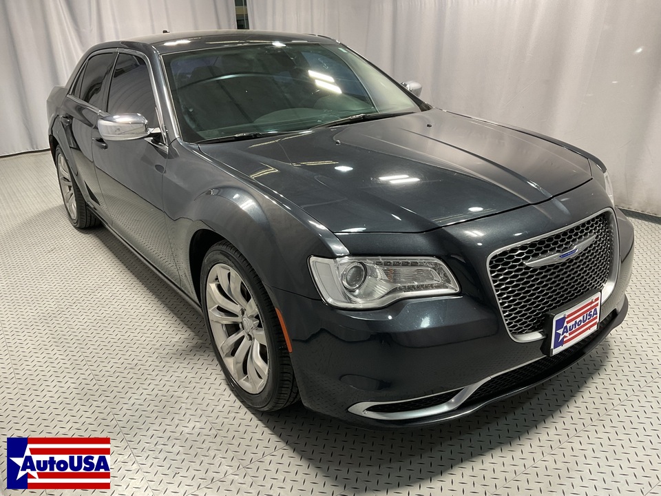 Used 2019 Chrysler 300 in Dallas, TX ( S676770 ) | AutoUSA